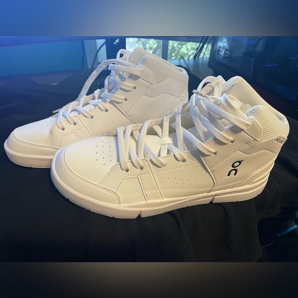 On Running | Shoes | On Cloud The Roger Clubhouse Mid Sneaker | Poshmark